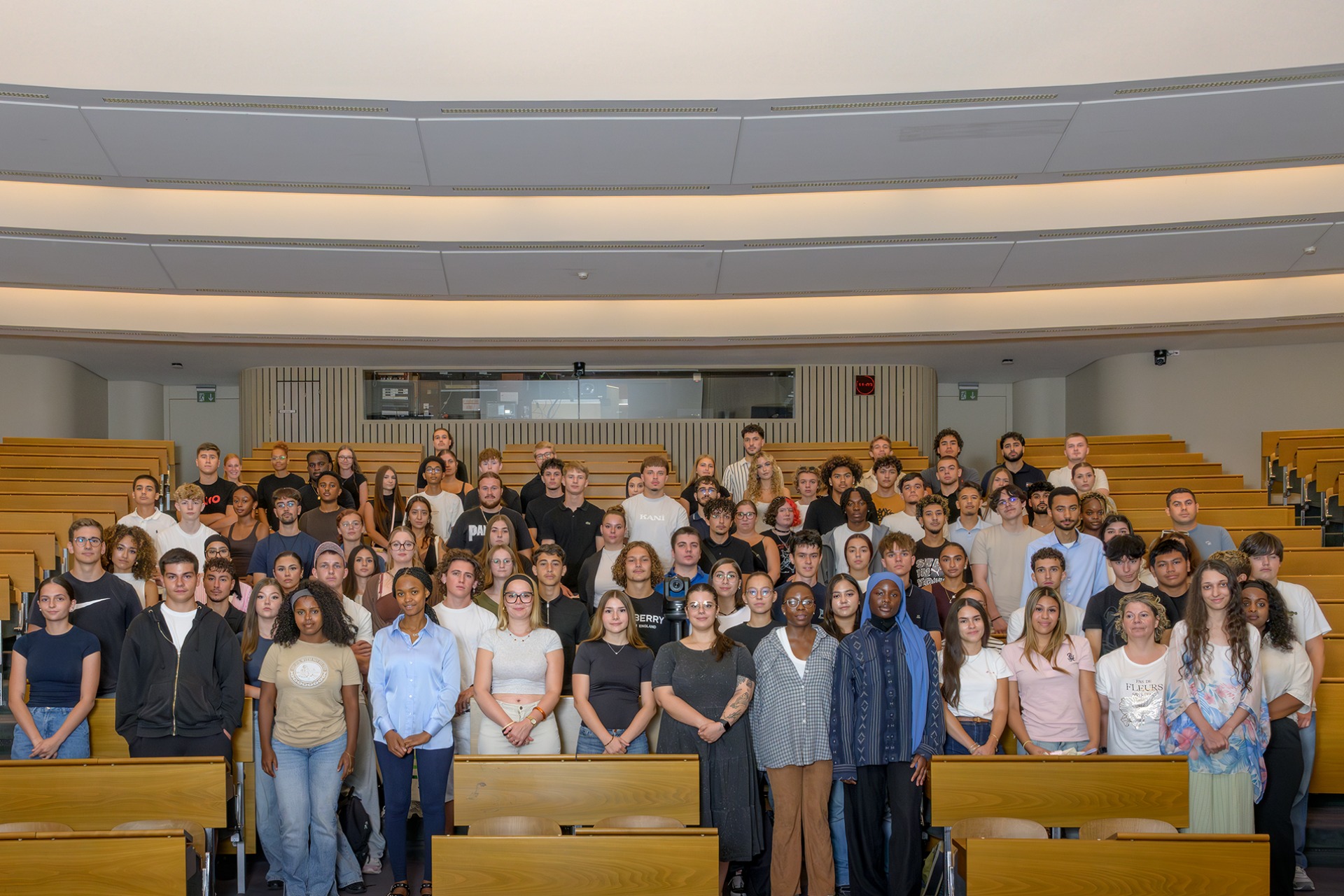 Bienvenue aux nouveaux apprenti-es & stagiaires du CHUV ! | CHUV